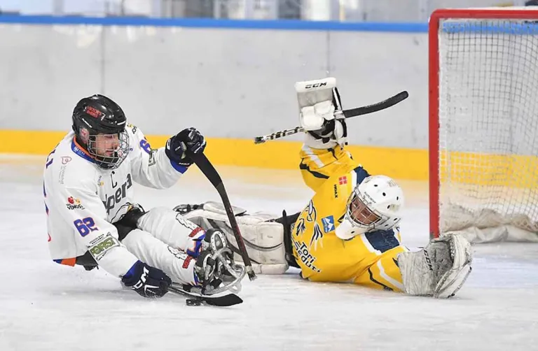 Riparte il campionato di para ice hockey, si gioca ad Egna